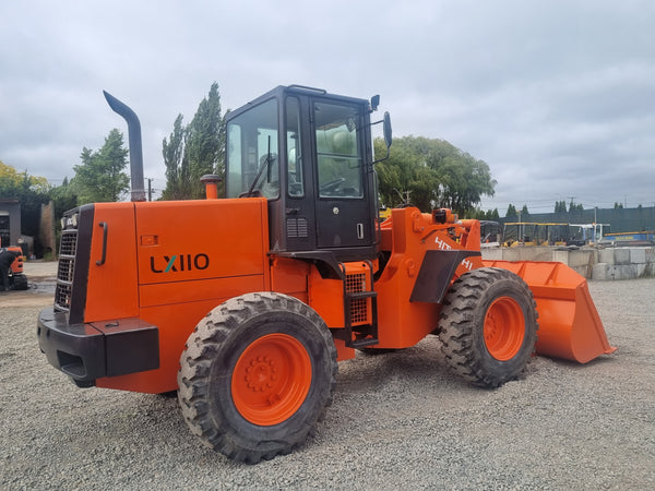 Hitachi LX110-7 / TCM L20-3, 10 Ton Wheel Loader – Digger City